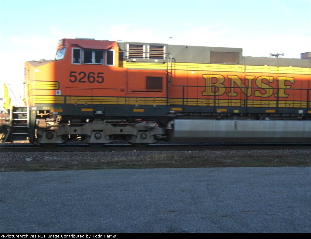BNSF 5265